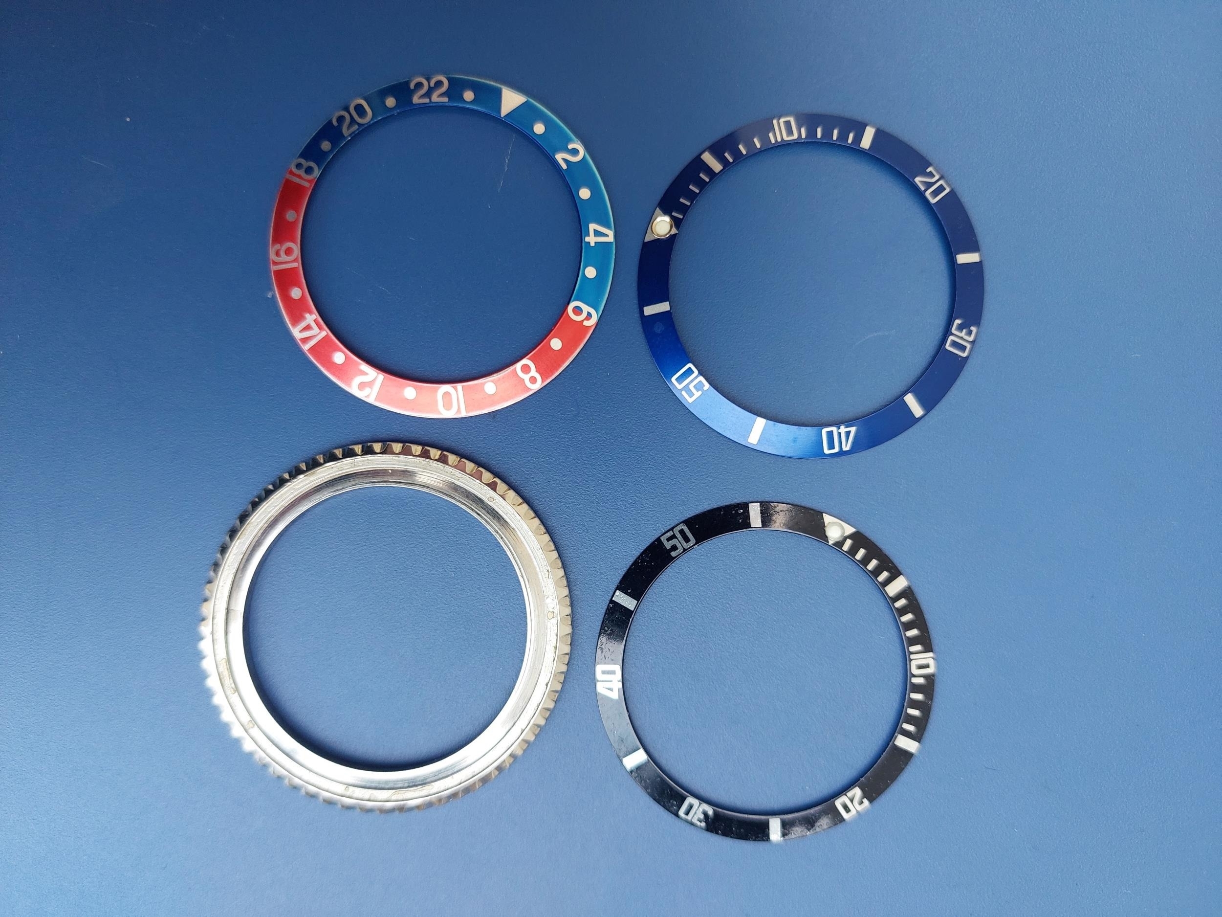 Rolex | A Rolex Pepsi bezel insert GMT 1675 (1675) | MutualArt