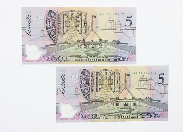 Green | 2x 1992 Uncirculated Australian $5 Bank Notes Pale Green AA ...