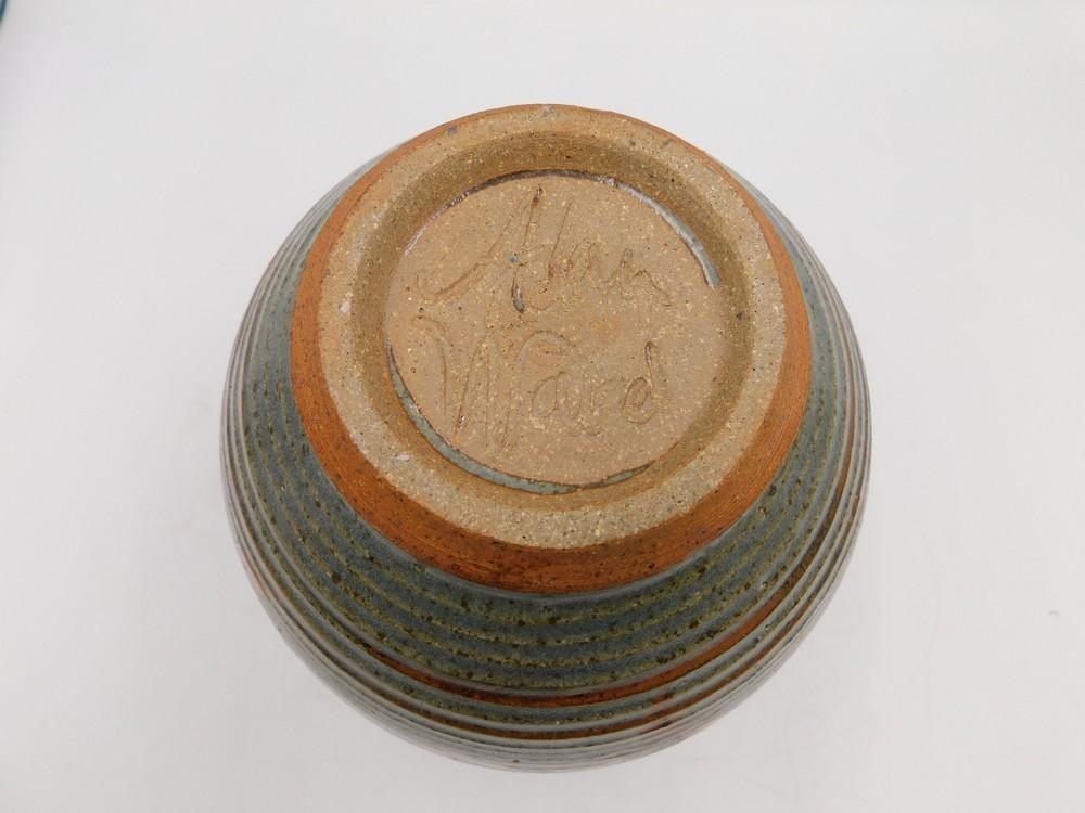 Alan Ward | Alan Ward Studio pottery vase | MutualArt