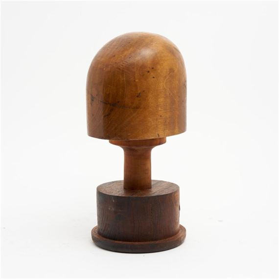 Block | A VINTAGE AUSTRALIAN WOODEN HAT BLOCK H.33CM | MutualArt