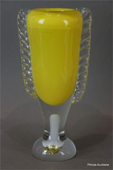 Adam Jablonski | A POLISH ART GLASS 'TROPHY' VASE BY JABLONSKI | MutualArt