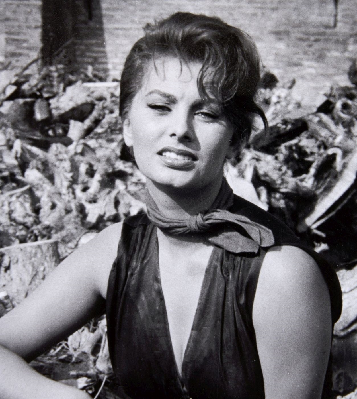 Federico Patellani | Sophia Loren sul set die -La Donna del Fiume- di ...