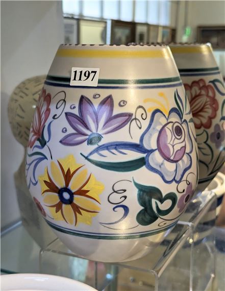 Poole Pottery | POOLE POTTERY VASE | MutualArt