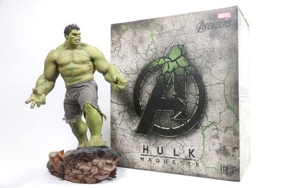 Large | HULK. A large Avengers model Hulk statue in resin (2013 ...