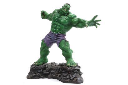 Large | HULK. A large Hulk statuette in hard resin. Statue in good c ...