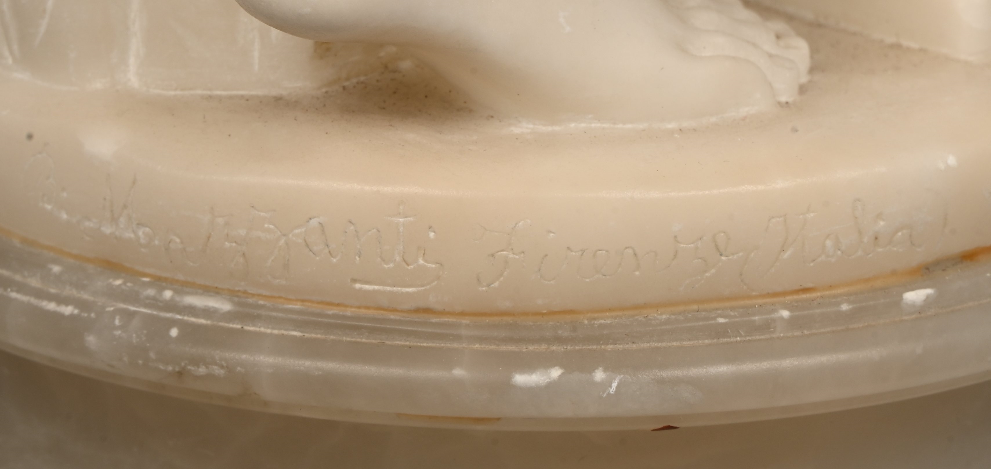 B. Mazzanti | Een beeld in albast voorstellend een dame met hoed ...