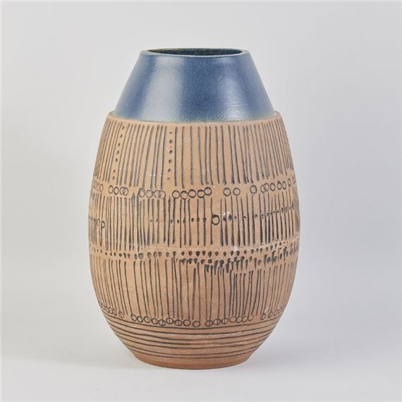 Lisa Larson | VASE | MutualArt