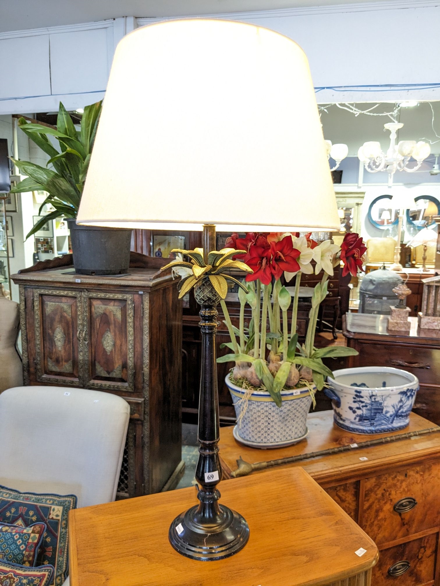 White | TALL TABLE LAMP | MutualArt