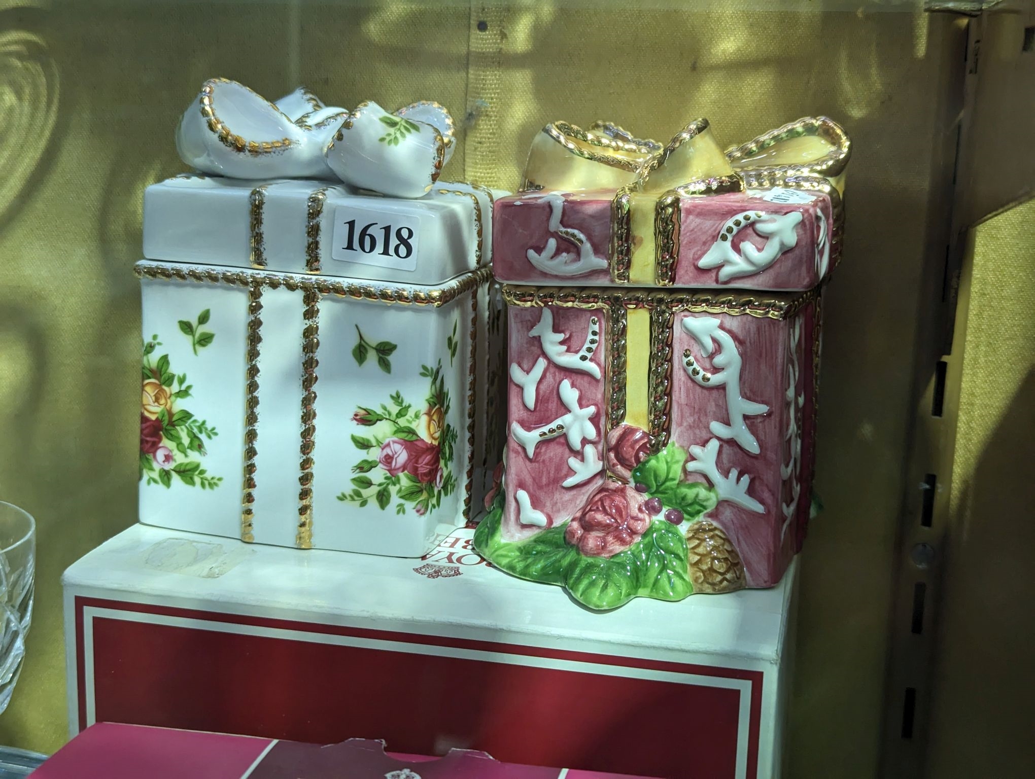 Royal Albert | ROYAL ALBERT TRINKET BOXES | MutualArt