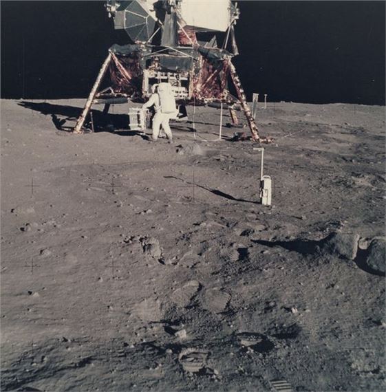 NASA | Buzz Aldrin from behind in front of the Eagle lunar module (21 ...