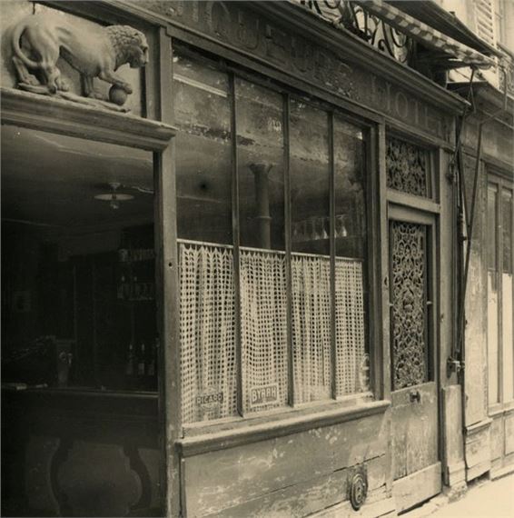 Emeric Feher | Parisian streets (Circa 1950) | MutualArt