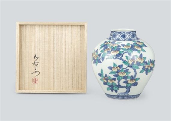 Imaizumi Imaemon | Iro-nabeshima vase with design of orange | MutualArt