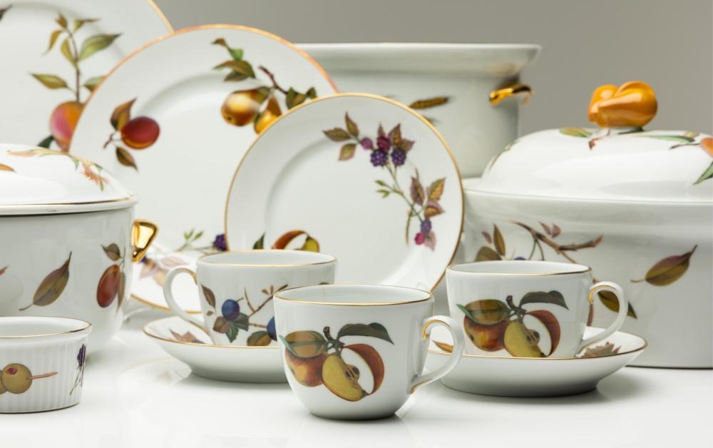 Royal Worcester | Royal Worcester Evesham fruit pattern porcelain ...