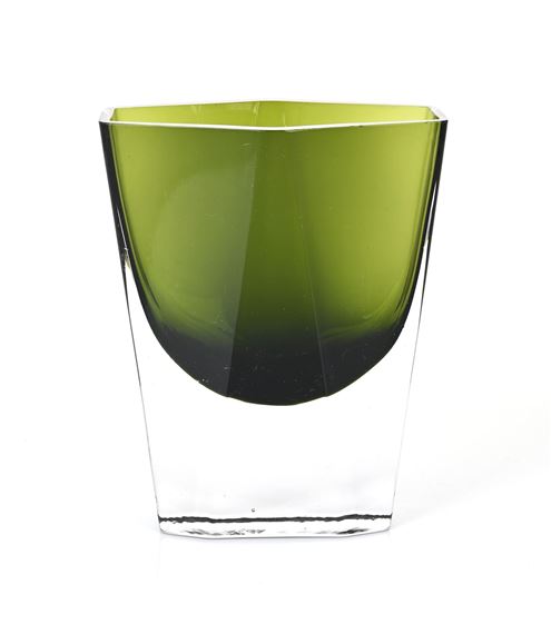 Green | Studio handblown angular vase in olive green case in clear glass, height 18 cm, tiny rim ...