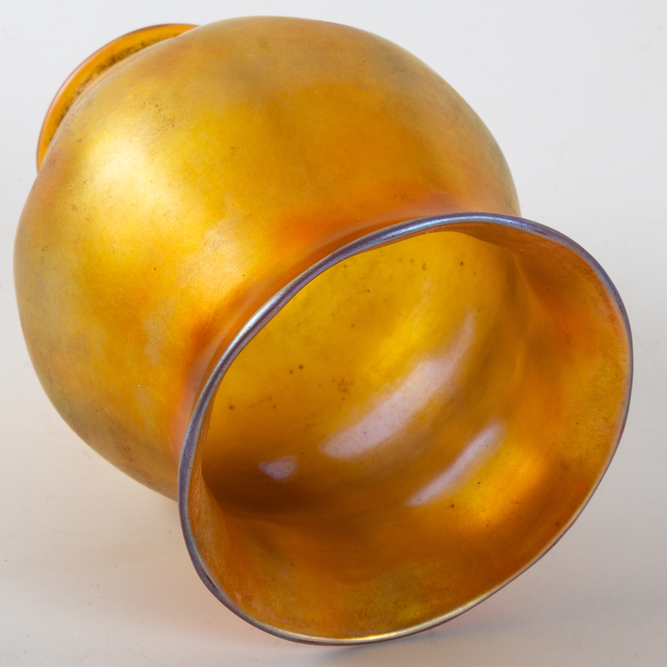 Quezal Art Glass & Decorating Co. | QUEZAL ART GLASS SHADE | MutualArt