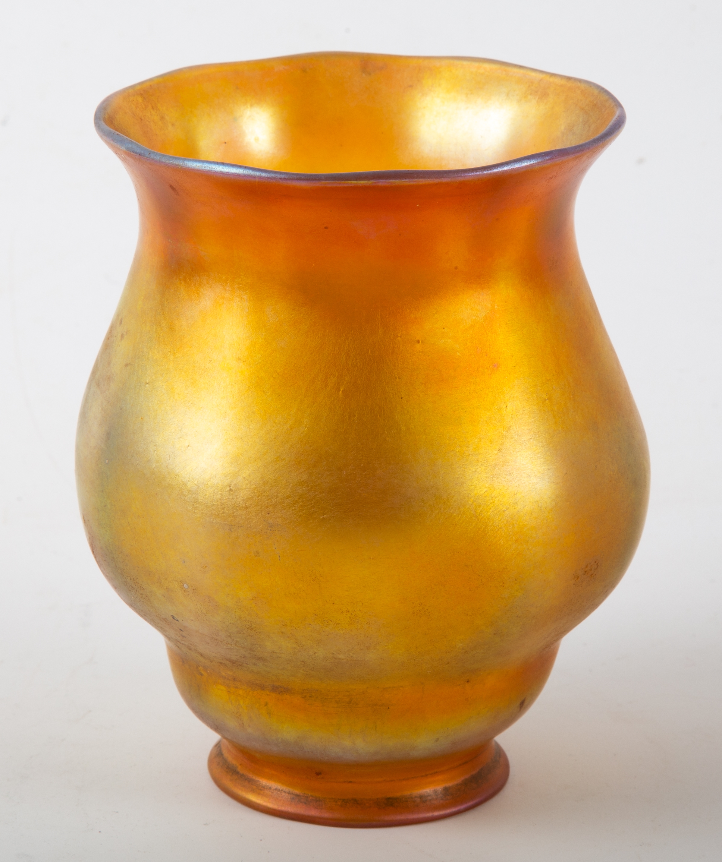 Quezal Art Glass & Decorating Co. | QUEZAL ART GLASS SHADE | MutualArt