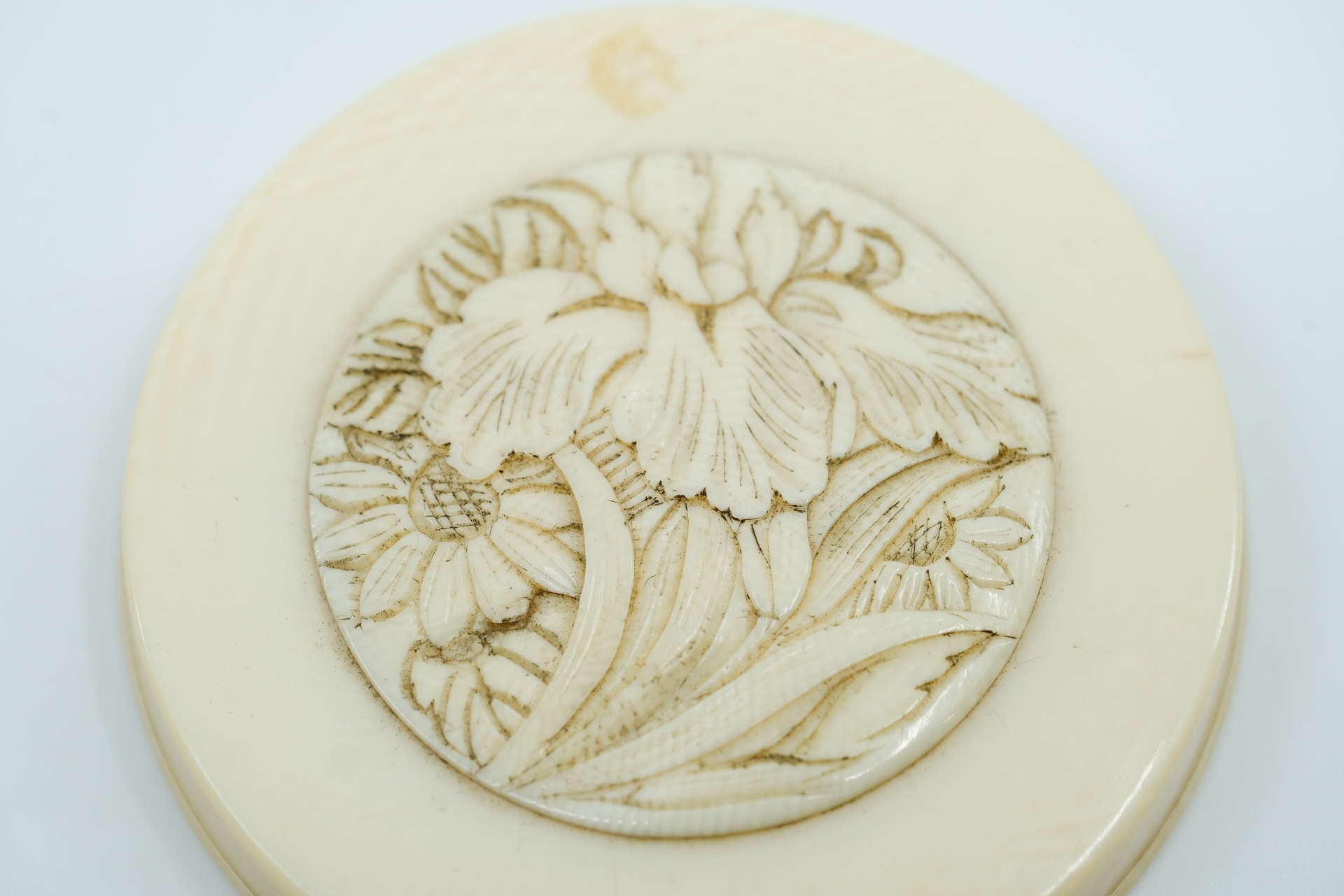 Ivory | ANTIQUE PRE-BAN IVORY CARVED FLORAL LIDDED CONTAIN | MutualArt