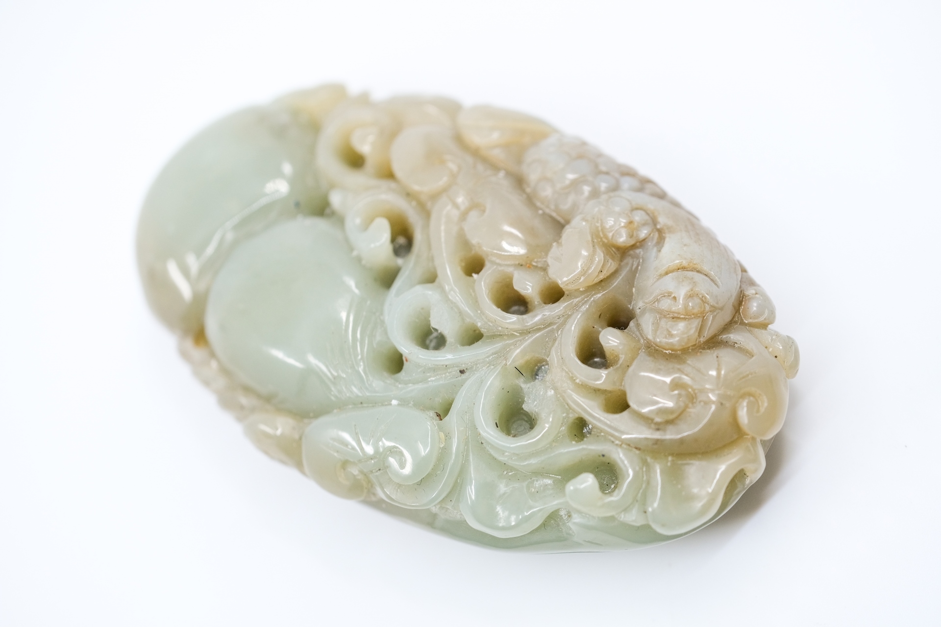 Marine | VINTAGE CARVED TRANSLUCENT JADE FISH PENDANT | MutualArt