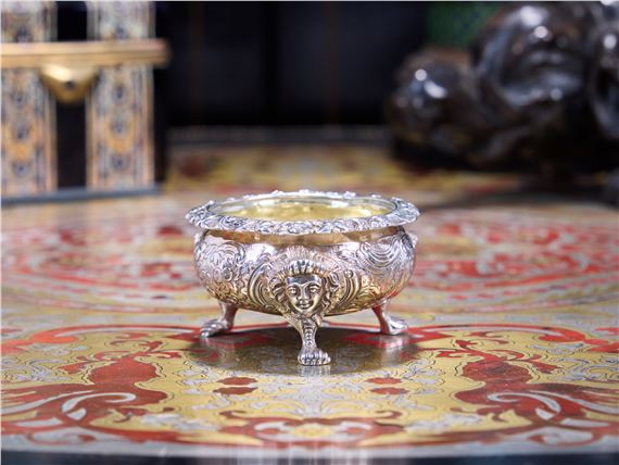 Silver | A 19TH CENTURY ENGLISH SILVER SALT (19th Century) | MutualArt