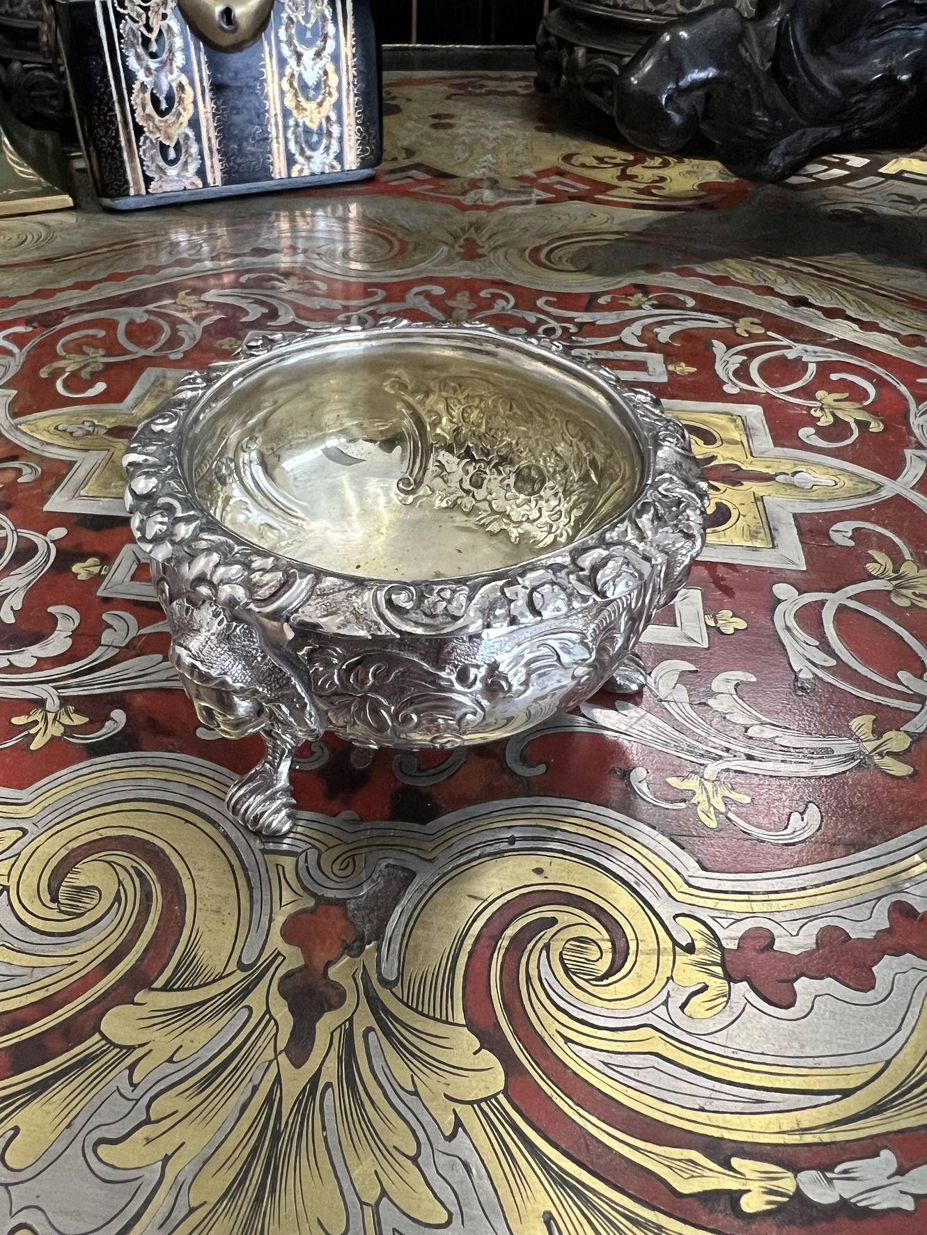 Silver | A 19TH CENTURY ENGLISH SILVER SALT (19th Century) | MutualArt