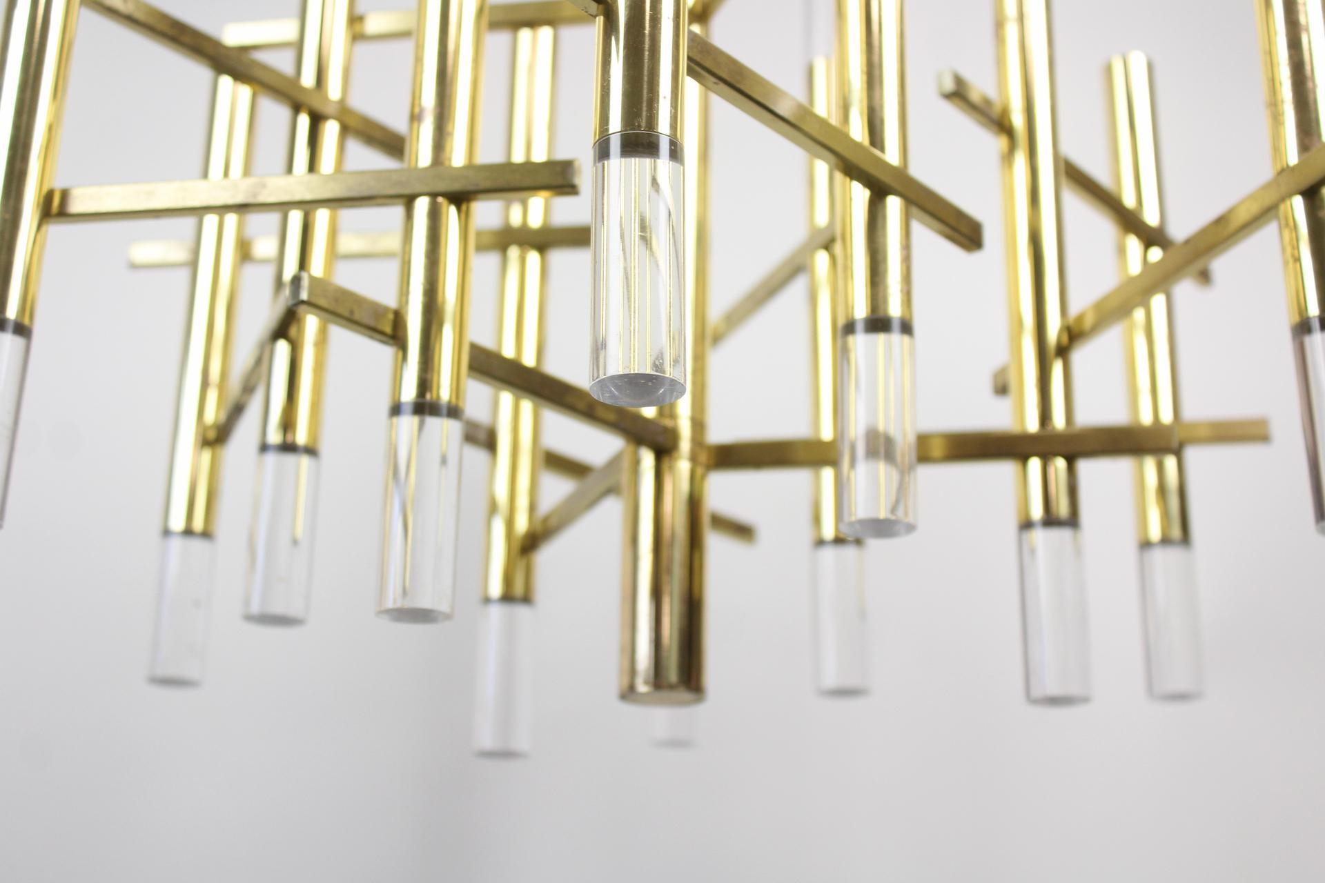 Gaetano Sciolari | Gaetano Sciolari Brass & Lucite Chandelier | MutualArt