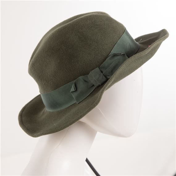 Green | Five Ladies Hats | MutualArt