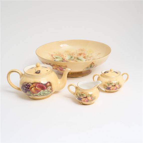 Sugar | A COLLECTION OF AYNSLEY ORCHARD GOLD PATTERN PORCELAIN ...