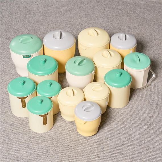 Unknown | A LARGE COLLECTION OF RETRO NESTING KITCHEN CANISTER PART ...
