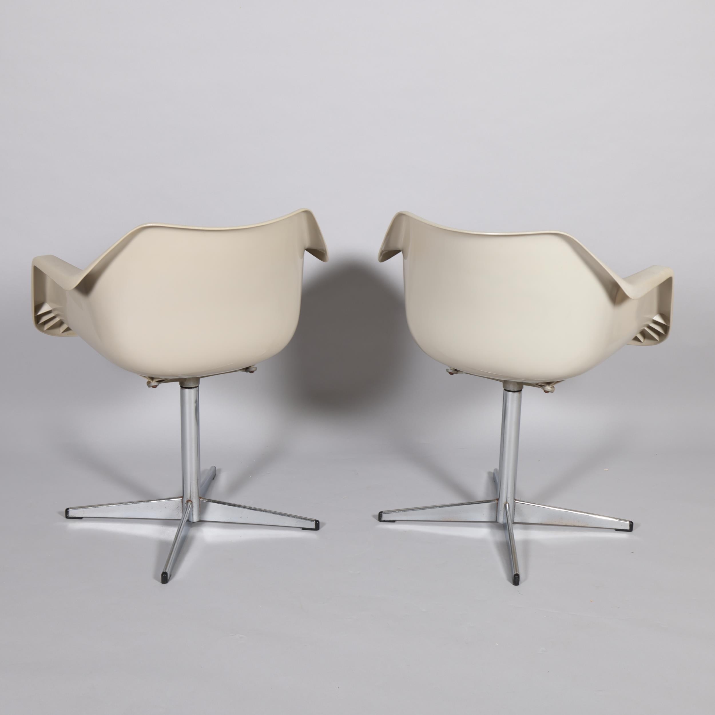 Robin Day | ROBIN DAY FOR HILLE | MutualArt