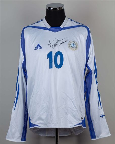 Shirt | A white and blue No.10 Finland long-sleeved shirt autographed ...