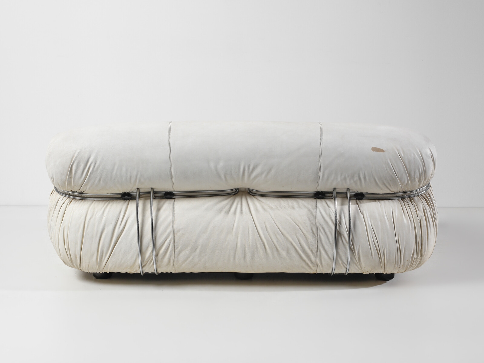 Afra Scarpa | 944 Soriana sofa for Cassina, Meda (1969) | MutualArt