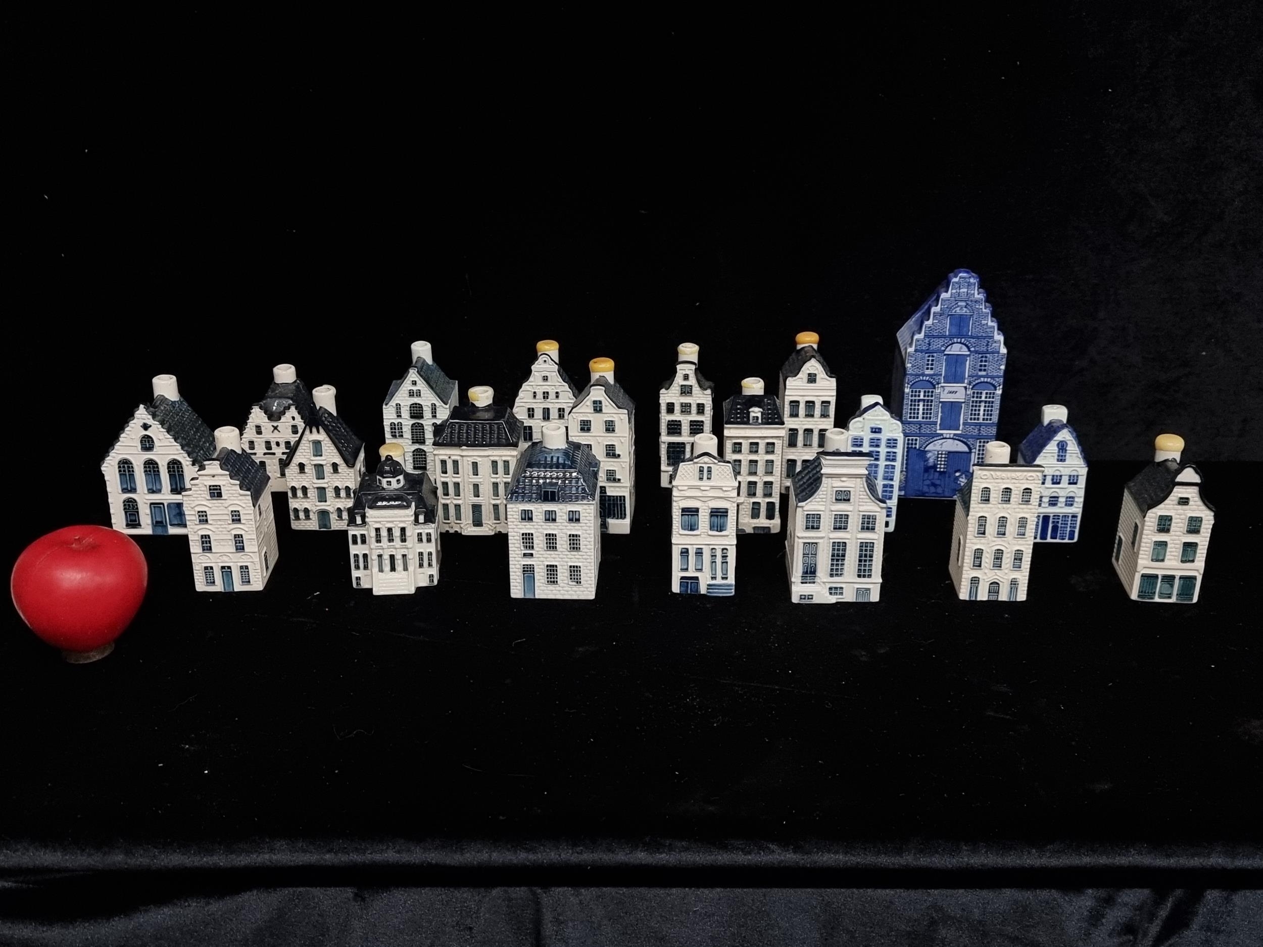 Delft | A box of Blue Delft's made for KLM by Bols Royal Distillerie ...