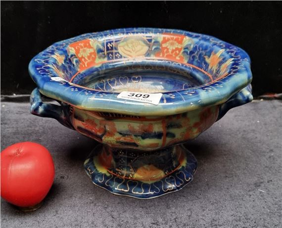 Victoria | A Victoria Ware ironstone hand painted footed bowl with gilt ...