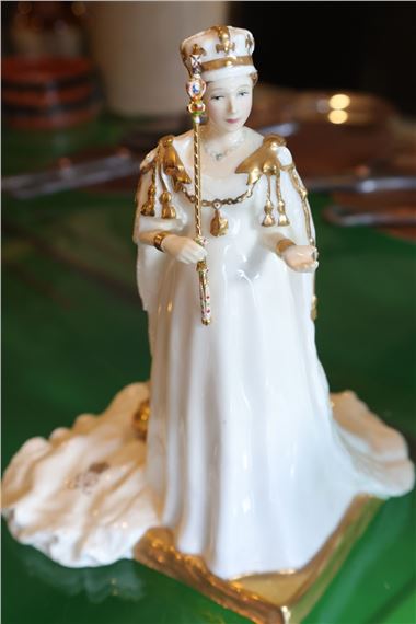 Queen Elizabeth | Royal Doulton Queen Elizabeth II Limited Edition Fine ...