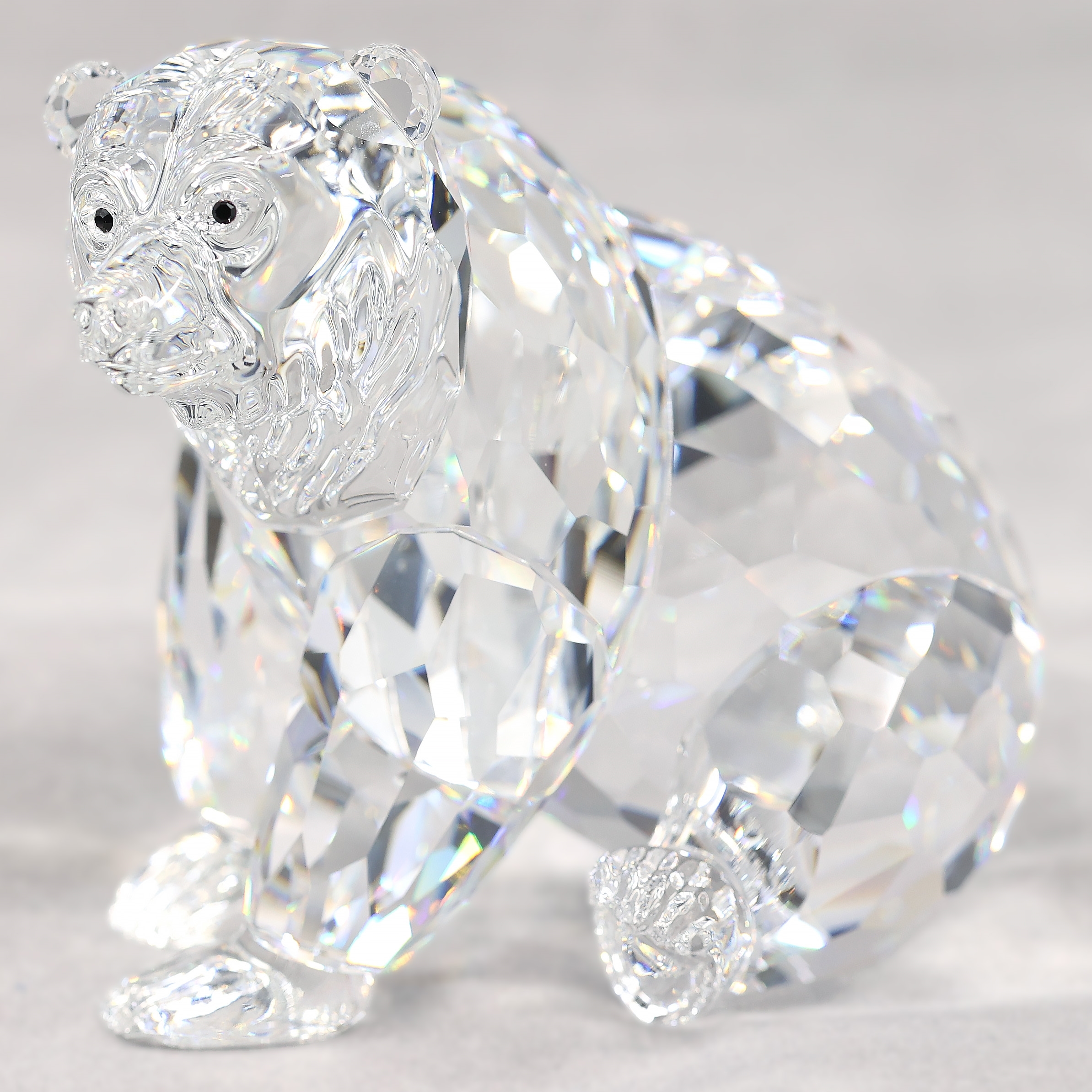 Swarovski | SWAROVSKI CRYSTAL GRIZZLY BEAR FIGURINE | MutualArt