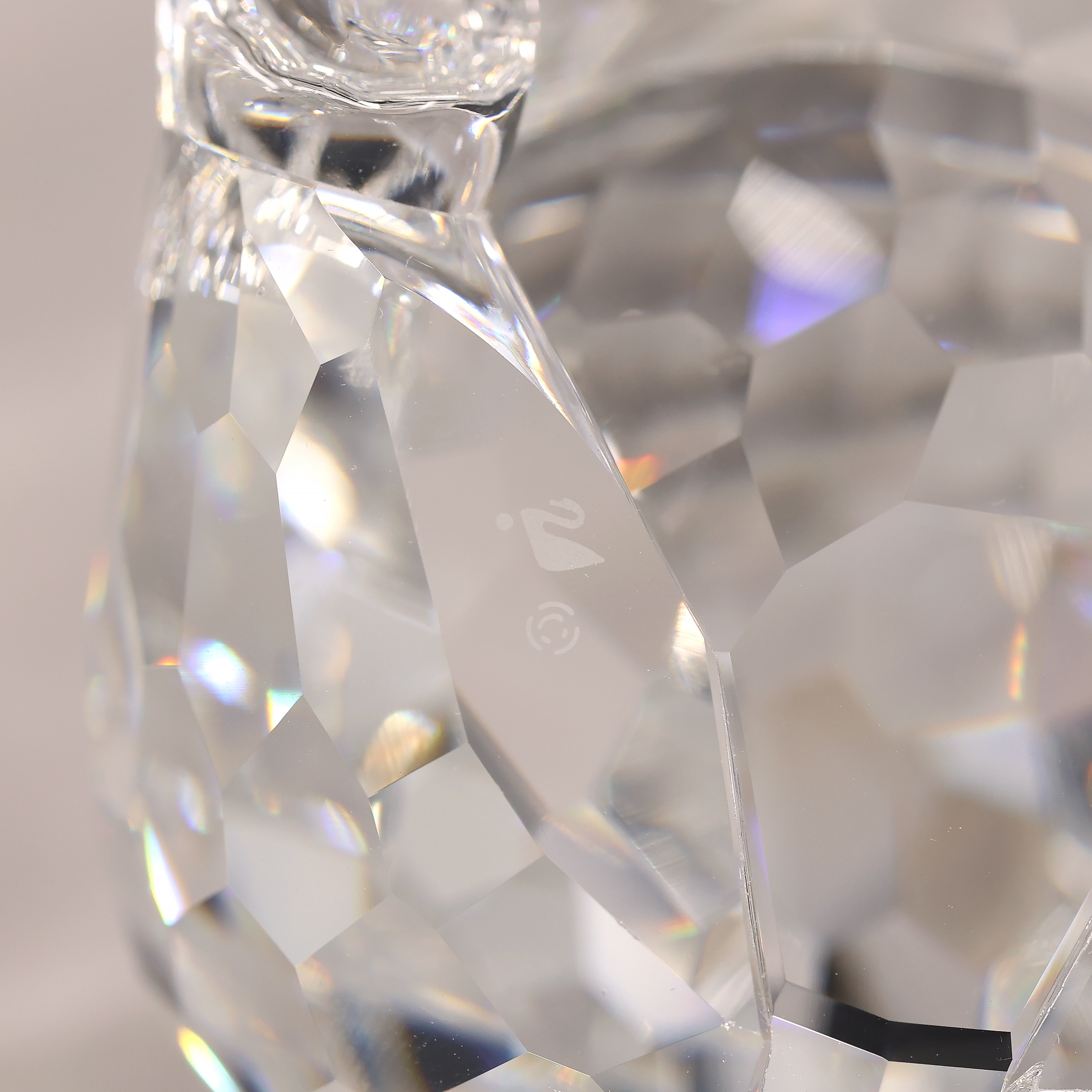 Swarovski | SWAROVSKI CRYSTAL GRIZZLY BEAR FIGURINE | MutualArt