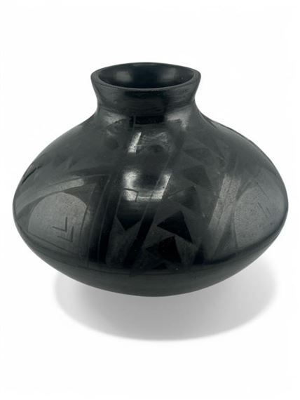 Lupe Soto | Signed Lupe Soto Native American pottery | MutualArt