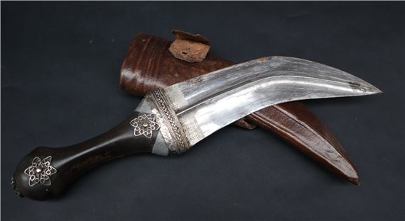 Blade | An Indian dagger Jambya with a curved double edge blade with ...
