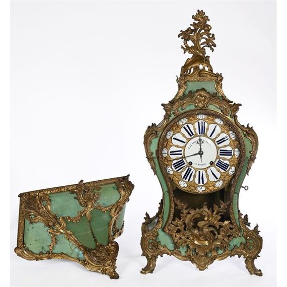 LOUIS | CARTEL LOUIS XV and its lamp base in green horn and gilt bro ...