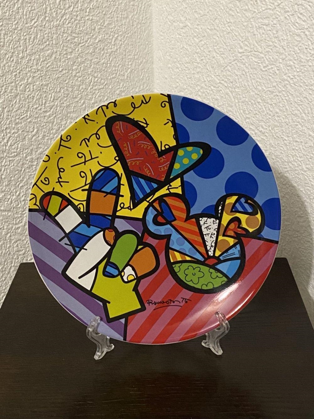 Romero Britto | Romero Britto - Peace and Love | MutualArt