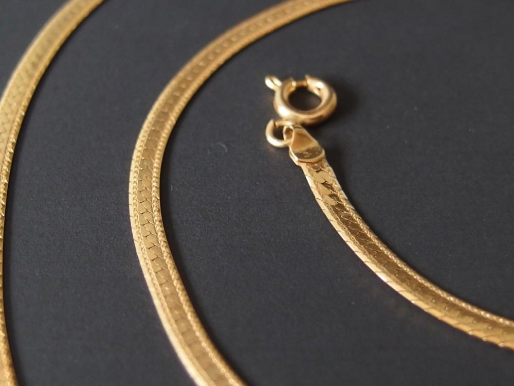 Snake | 18KT GOLD SNAKE CHAIN NECKLACE (Late 20) | MutualArt