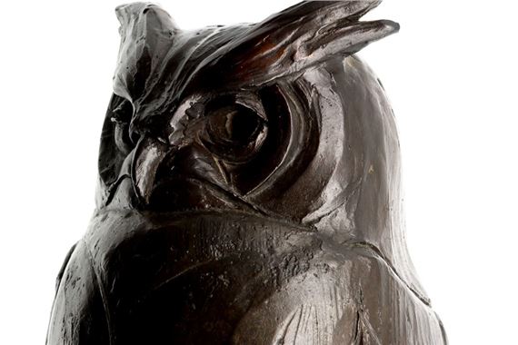 Raymond de Meester de Betzenbroeck | Hibou perché | MutualArt