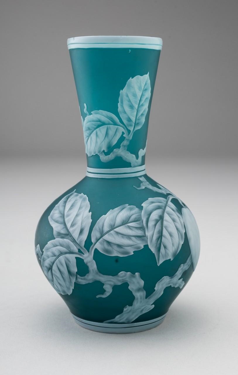 Joshua Hodgetts | A Stevens and Williams cameo glass vase, 6 in. (15.2 ...