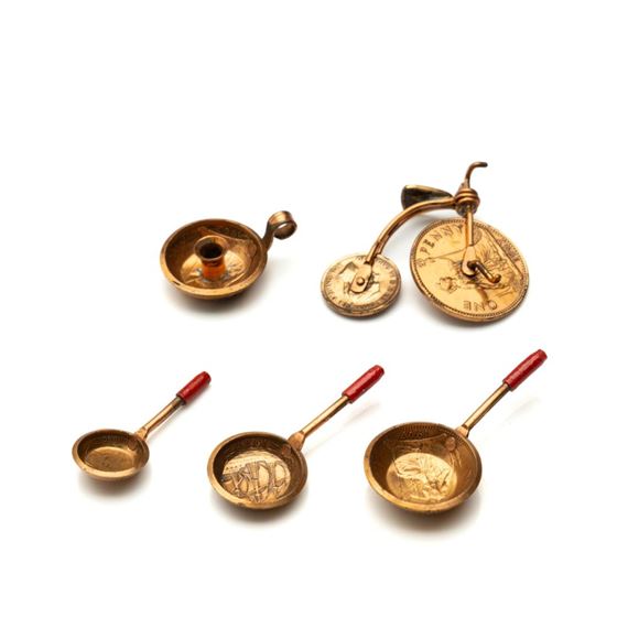 SEVEN | Suite of three miniature copper coin frying pans | MutualArt