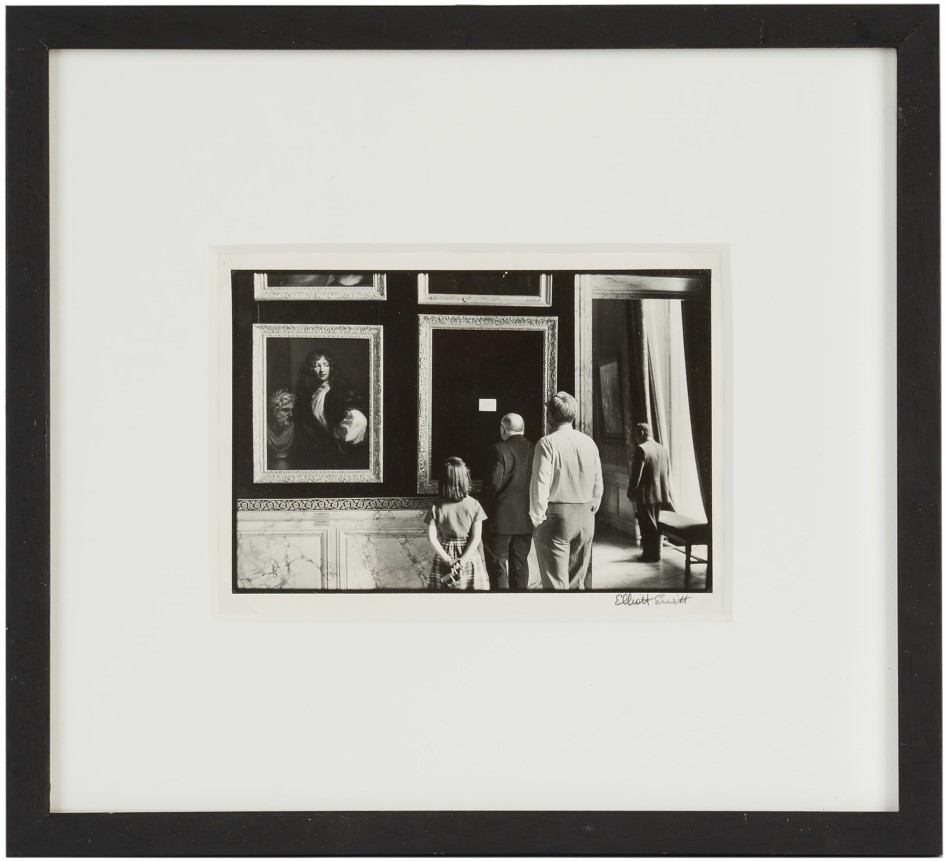 Elliott Erwitt | Versailles, 1975 (1975) | MutualArt
