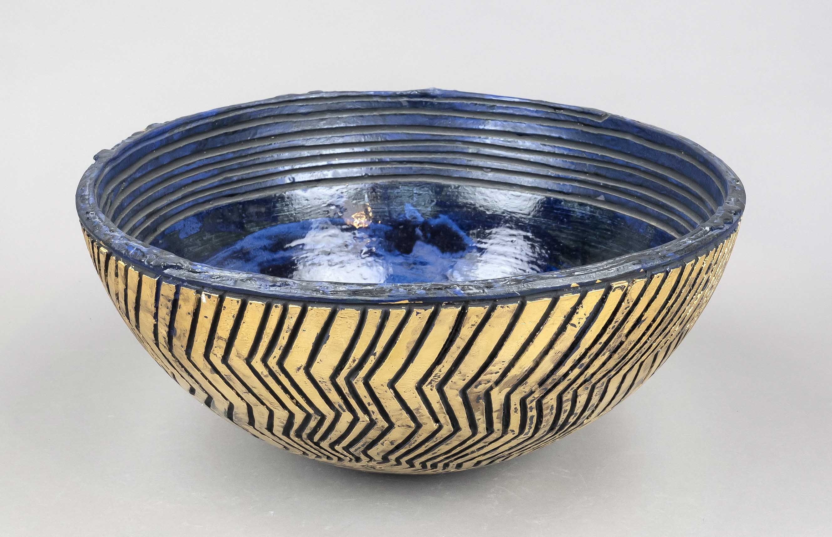 Sybille Onnen | große Schale in Gold und Blau | MutualArt