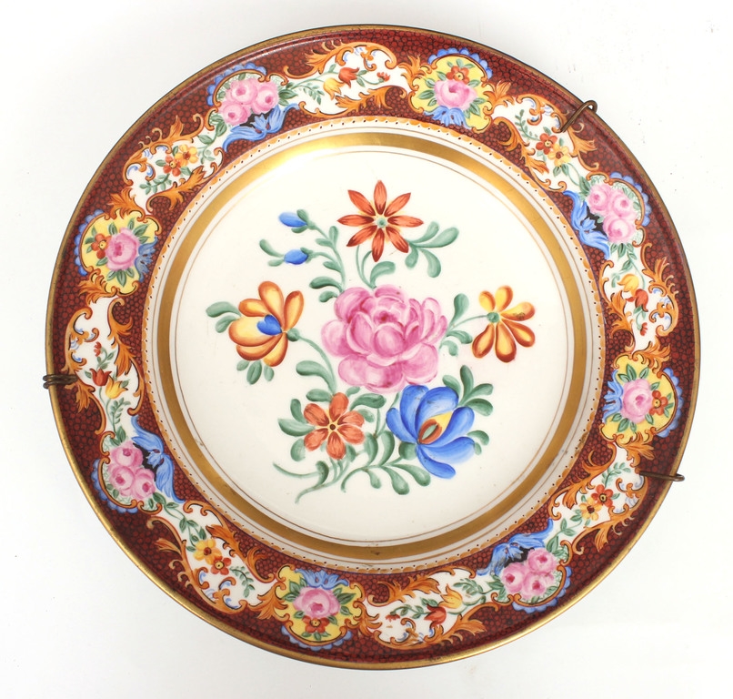 Unknown | Decorative porcelain plate (20th Century) | MutualArt