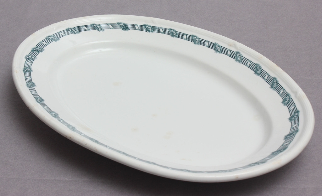 Kuznetsov Porcelain Factory | Kuznetsov porcelain serving dish in Art ...