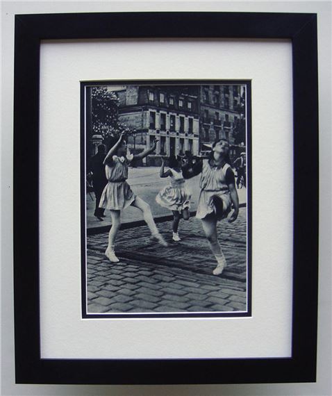 Claude Simon | Street Scene (1937 - 1940) | MutualArt