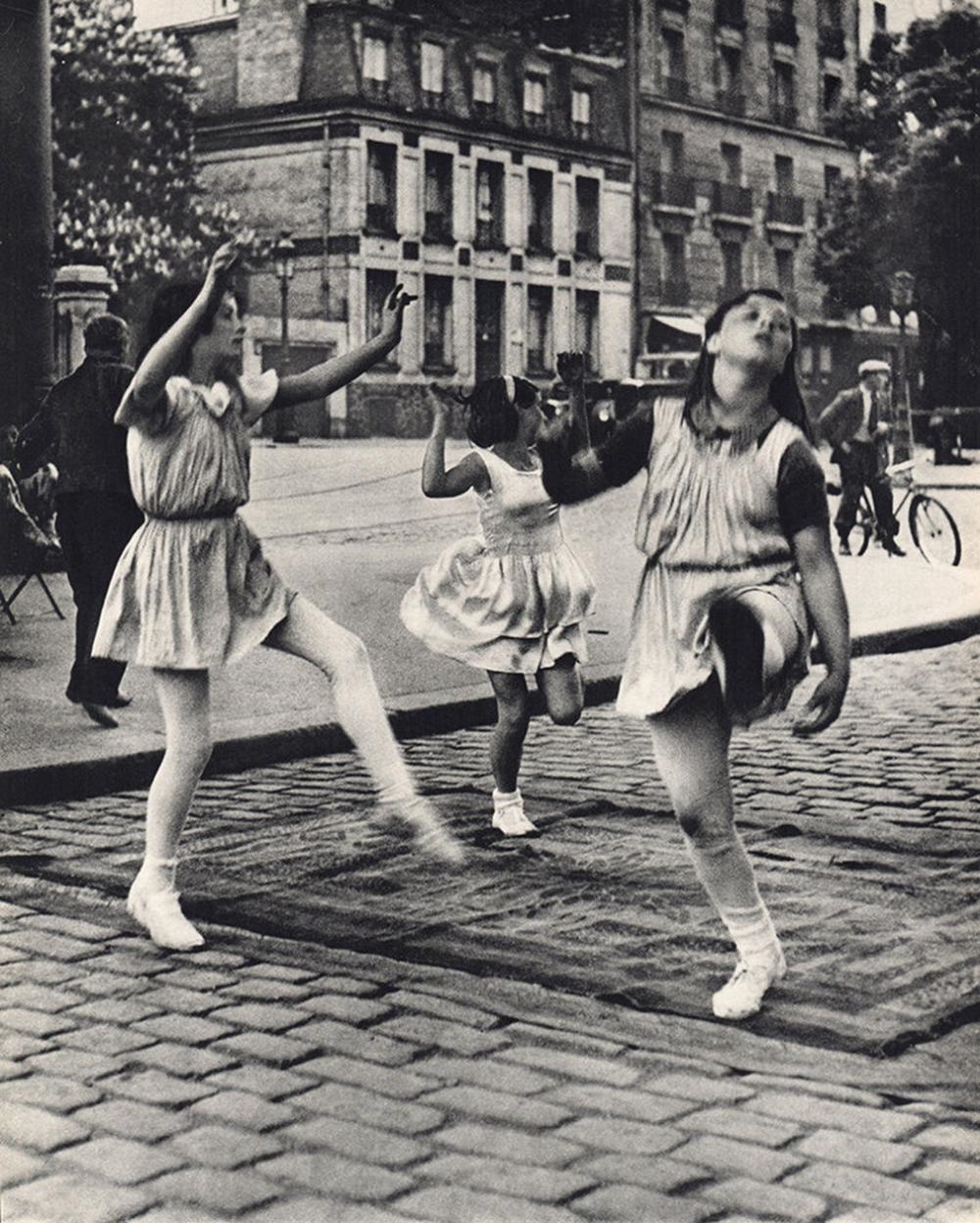 Claude Simon | Street Scene (1937 - 1940) | MutualArt